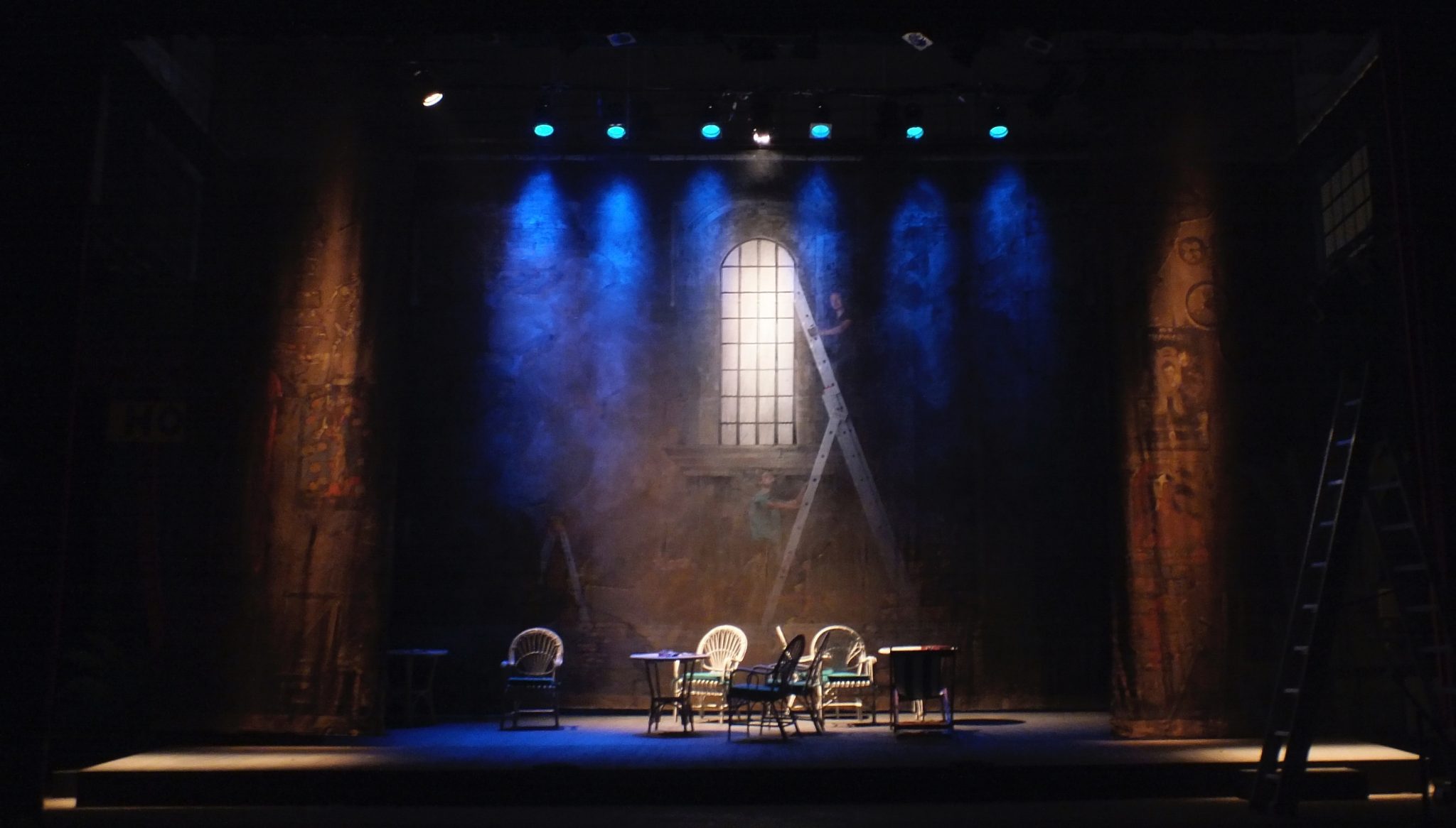 10 reasons why you should go to the theatre - Fuzzable